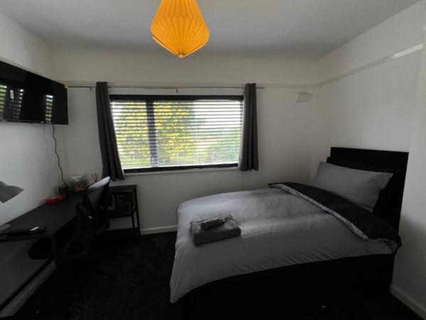 Quiet 2-bed With Private Garden And Drive - Nottingham