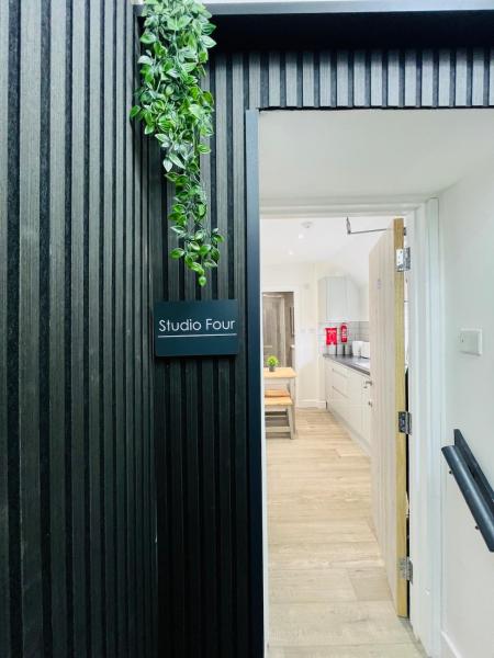 Rent In Worcester Studio 4 Bransford Rd - Cotswolds