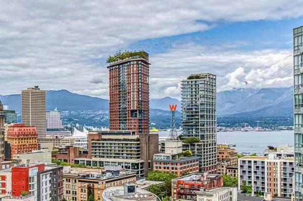 Great Ocean Mountain & City Views With One Free Parking - Vancouver