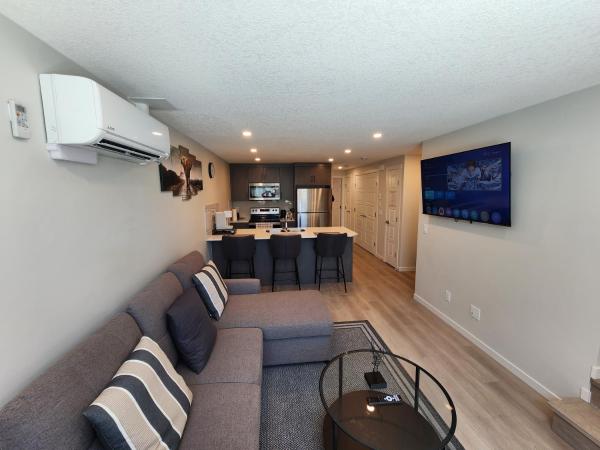 Cozy & Stylish Ac Suite Near Yyc Airport - Airdrie