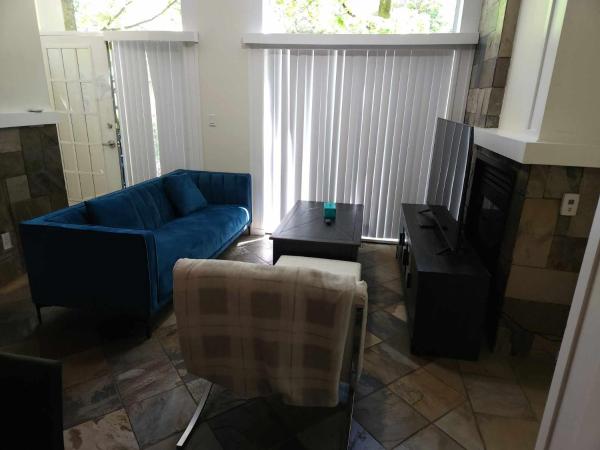 2 Bedroom Townhouse - Vancouver