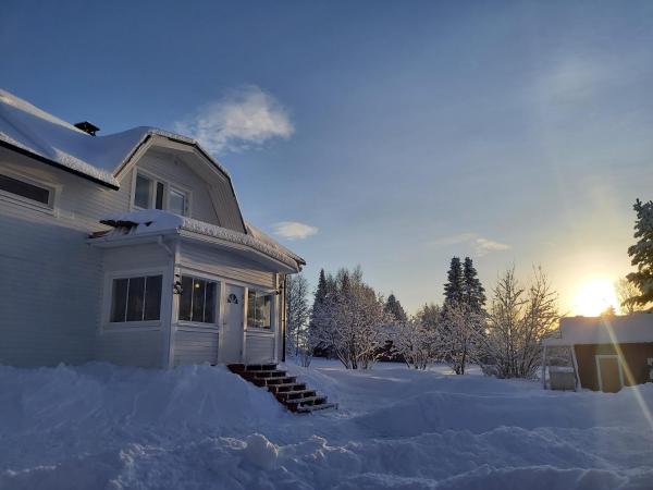 Rooms In A Big Wooden Home, Homestay - Lapland