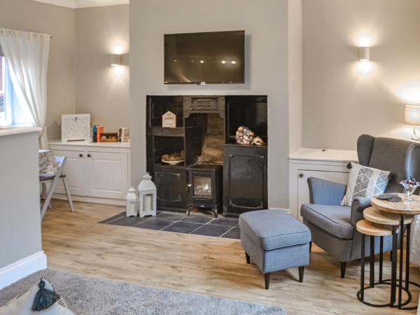 The Hidden Cottage - Morpeth Castle