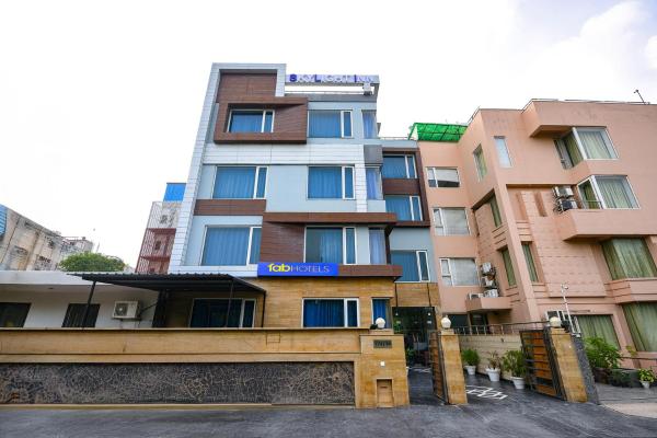 Fabhotel Skylight Inn - Artemis Hospital Gurgaon - Manesar