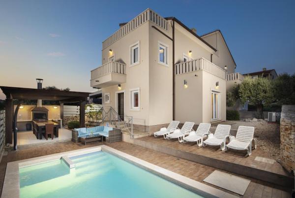 Villa Castagna Near The Sea With Private Pool And Sauna - Premantura