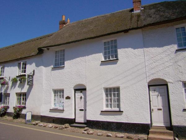 Traditional 2 Bedroom Thatched Cottage - Budleigh Salterton