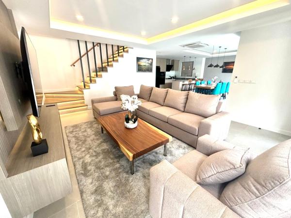 Zensiri Stylish Brand New Pool Villa - Jomtien