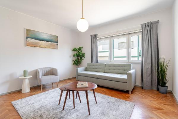 Hostwise - Bright & Spacious Flat W/ Garage - Porto
