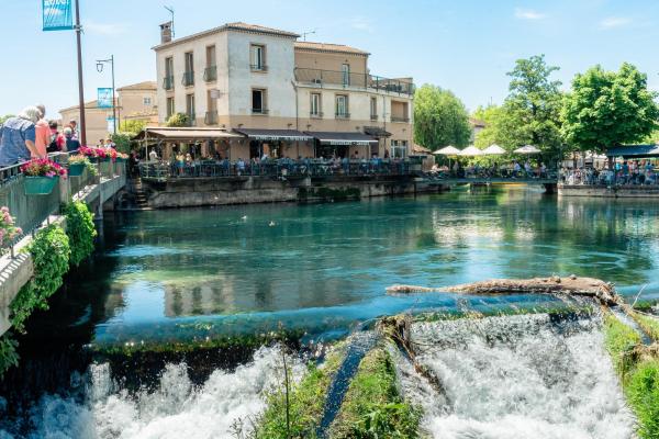 Le Bassin Hôtel Restaurant - L'Isle-sur-la-Sorgue
