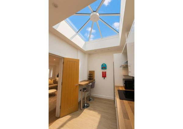 Spacious 2-bed - Hospital & City Nearby Parking Pet Friendly - Exeter