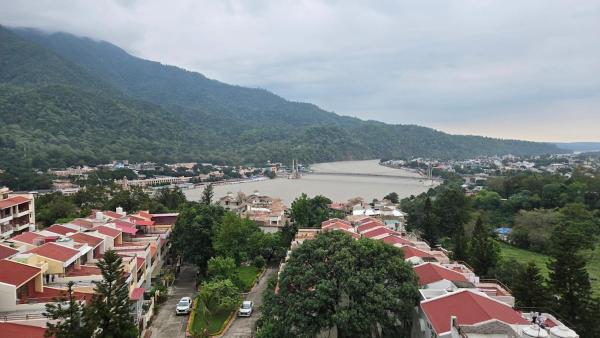 Ganga Aahana Retreat - Luxury Home Vibe & Ganga View - Rishikesh