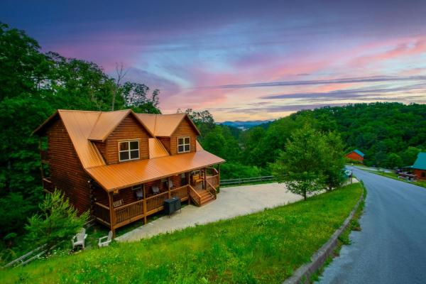 Timber Woods Lodge View Hot Tub Game-theater Room - Pigeon Forge, TN