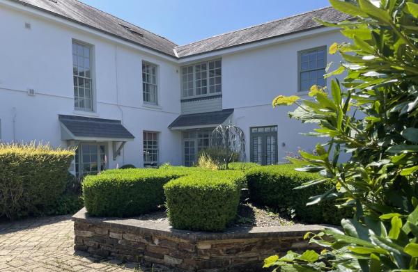 2 The Manor House, Hillfield Village - Kingsbridge