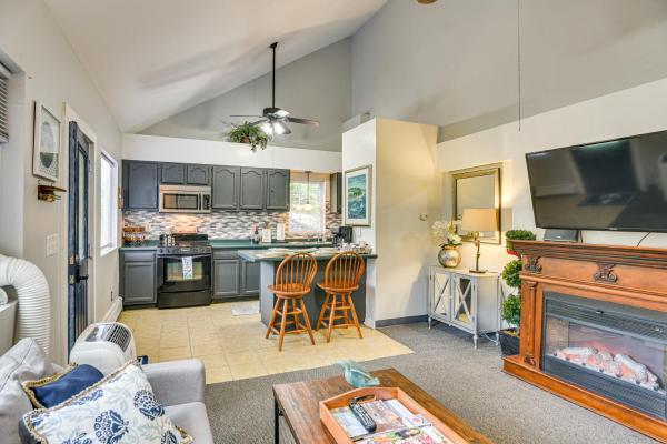 Near Golf And Beaches East Greenwich Cottage! - 考文垂