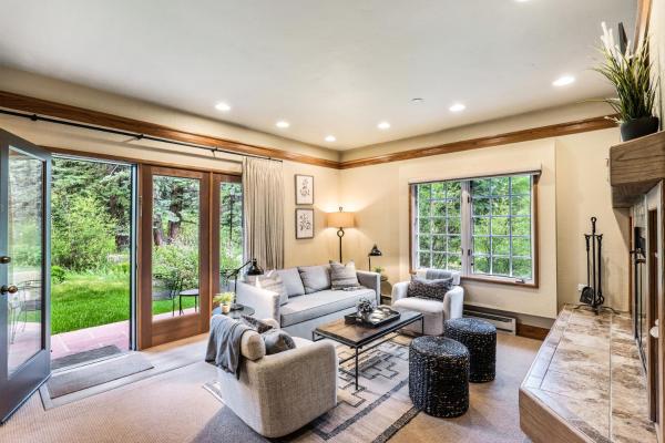 Scenic 2br & 2ba Escape - Walk To Trails & Village Dining - Colorado