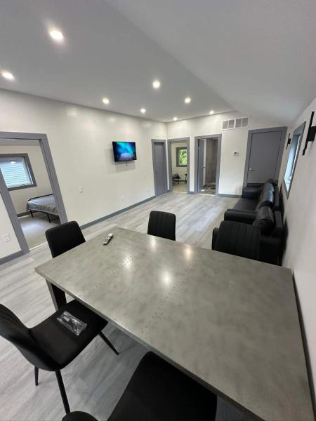 Cozy 4-bedroom Cottage #2 In Innisfil - Barrie