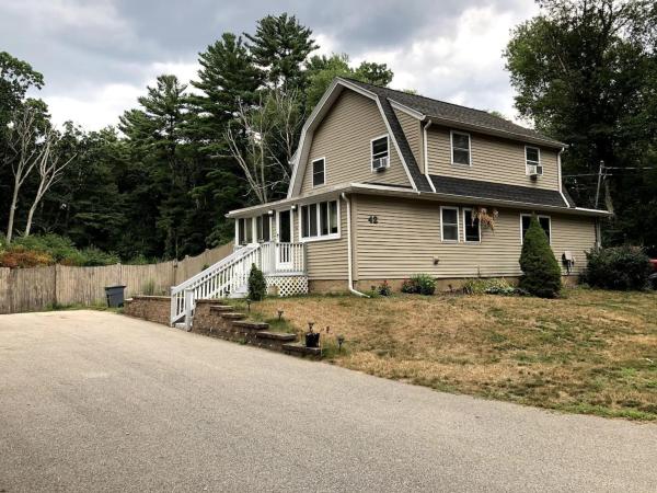 Nothing Fancy Older Pet Friendly Home Near I 95 - Middleton, MA