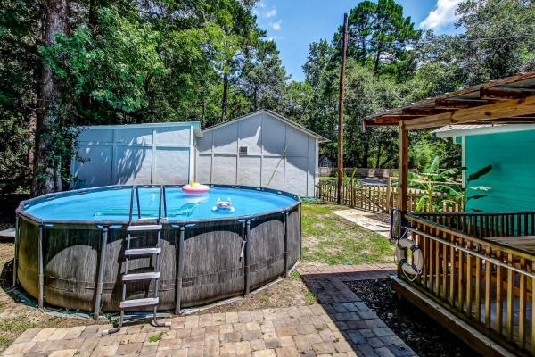 Pool House! Sweet Sunny Retreat- House 2 - Fort McAllister State Park, Richmond Hill