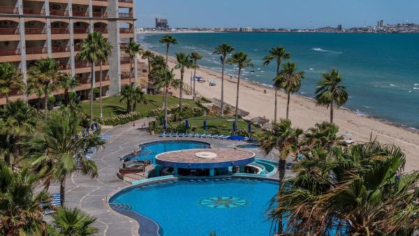 The Amazing Corner Oceanfront Condo - Puerto Peñasco