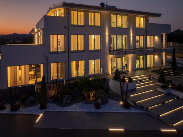 Vanity Tail Luxury Apartments - Piemont