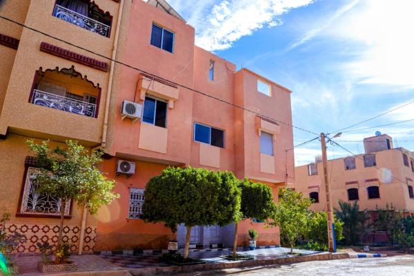 Spacious Apartment With Motorcycle Garage, Free Parking, And Air Conditioning - Errachidia