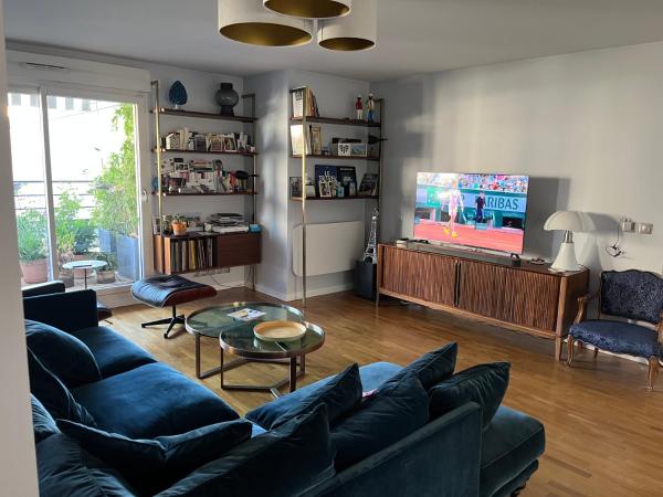 Chambre Et Salle De Bains Autonome Dans Un Logement éLégant - Courbevoie