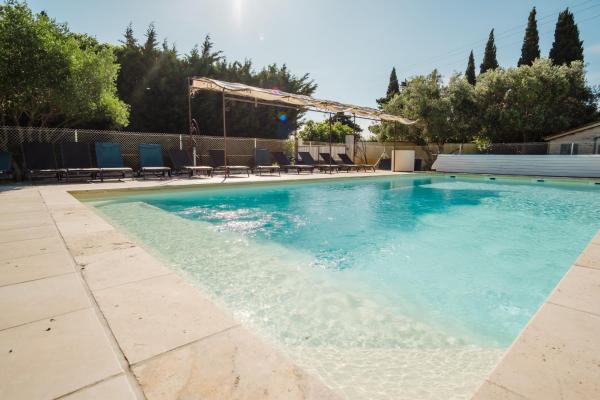 Logis Hotel Des Granges - Tarascon