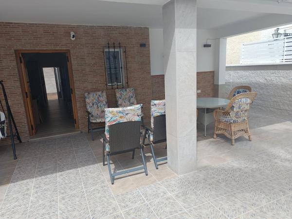 Casa Unifamiliar A 10 Pasos De La Arena Con Parking - Almuñécar