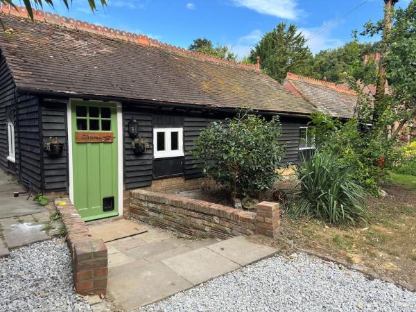 A Charming Cottage Nestled In A Peaceful Woodland - Dorking