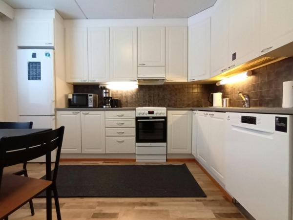 Spacious Apartment For 6 - Riihimäki