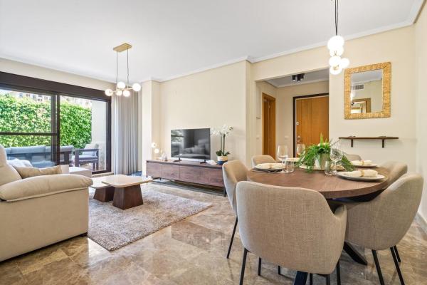 Apartment With Private Garden - Swimming Pool And Family-friendly - Estepona