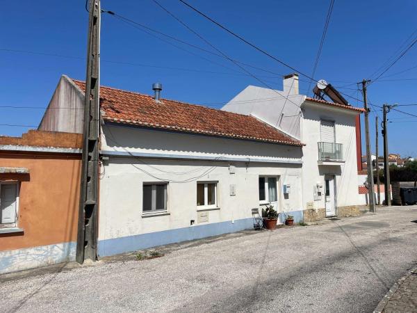 Typical Portuguese Village House Next To The Beach - 오비두스
