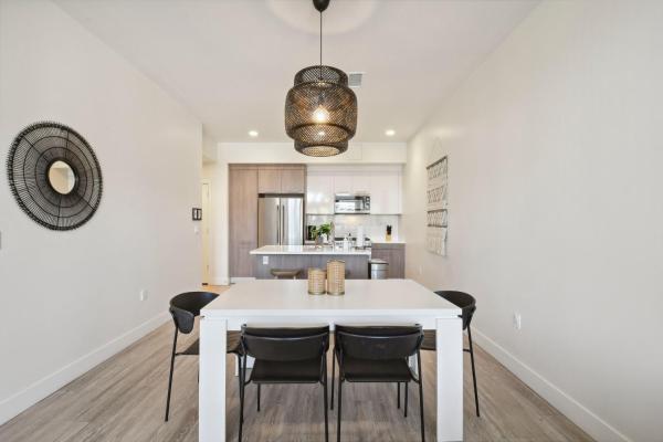 Sunlit Escape | Espadin Lohi - Denver, CO