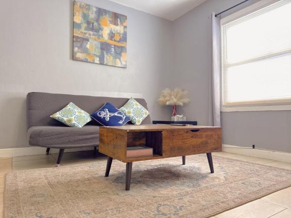 2 Cozy Bedroom With Huge Yard - Jacksonville