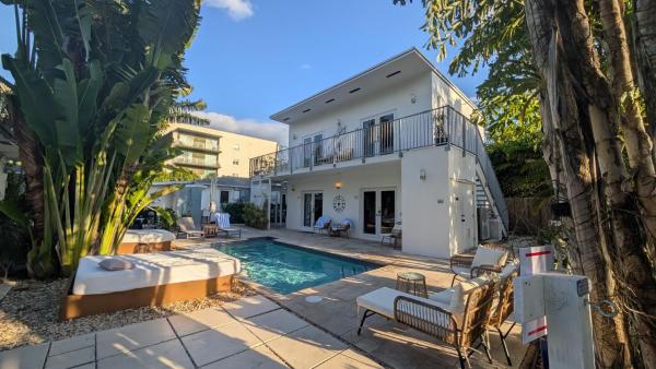 Inn On The Drive - Pompano Beach, FL