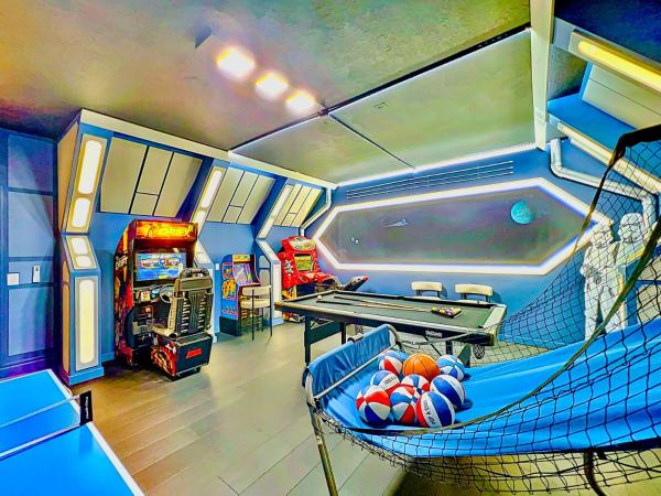 Disney Star Wars Luxury Home With Resort Amenities Pool Hot Tub Dw3 20 Min To Disney World - Florida