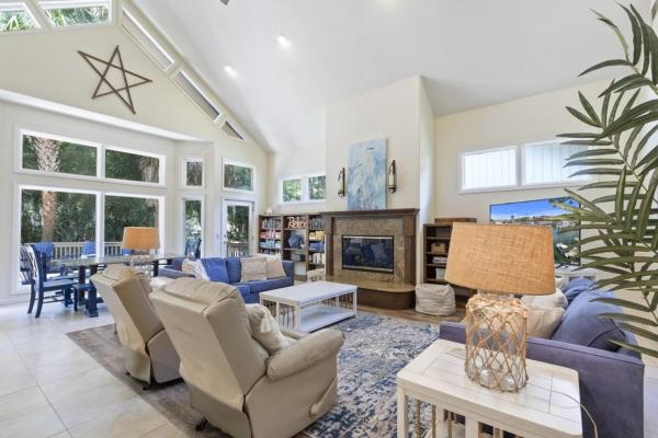 57 Lawton Rd, Sea Pines Pet Friendly Home - Tybee Island, GA