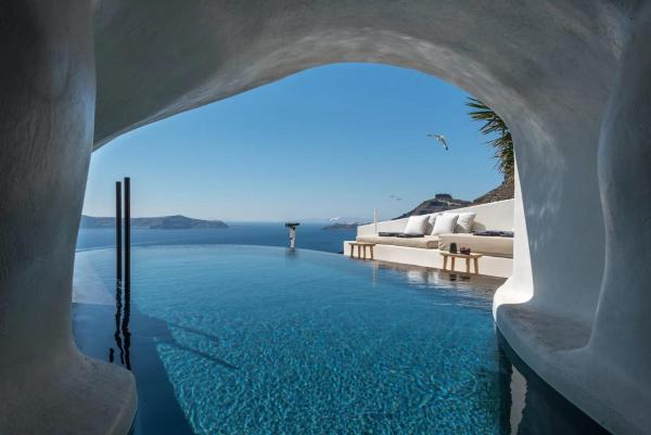 Porto Fira Suites - Santorini
