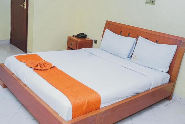 Rhahya Hotel-river Road - Nairobi