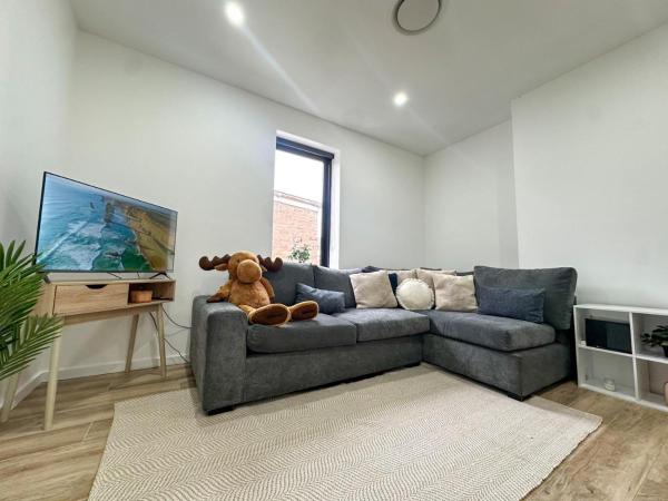 2 Min Train Station, 9 Kms To Sydney Cbd - Penshurst
