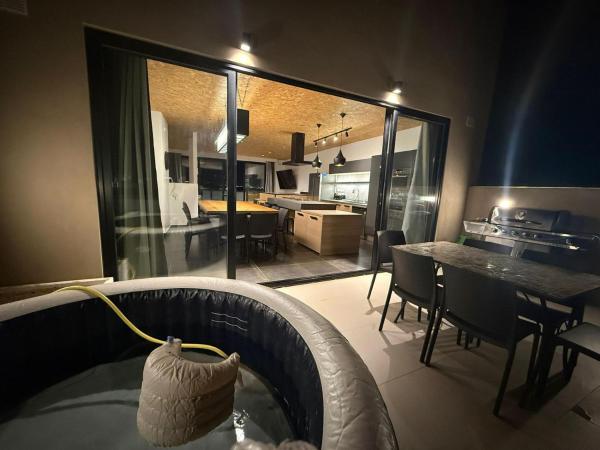 Xl Sky Villa Seaview & Hot Tub Bbq - 몰타