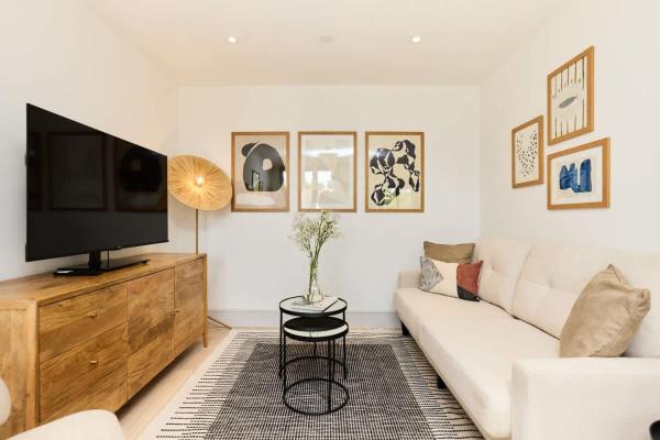 The South Wimbledon Hideout - Fancy 1bdr Flat With Balcony - Colliers Wood - London