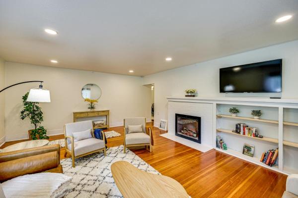 7 Mi To Mt Rainier Np Home With Private Hot Tub! - Ashford, WA