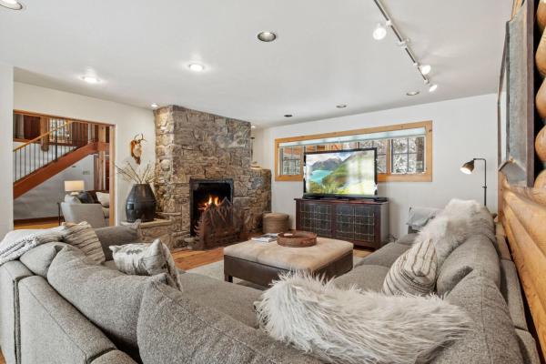 Rmr: Teton View Cabin Home In Wilsonwy - Jackson, WY