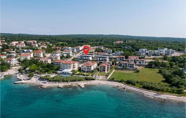 4 Bedroom Awesome Apartment In Malinska - Malinska