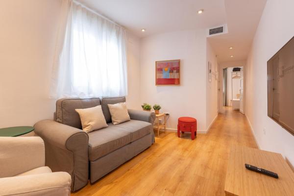Charming 2 Bedroom Apartment At Virgen De Begoña - Camas