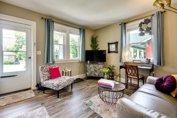 Walk Downtown Inviting Apartment In Greensboro! - Greensboro