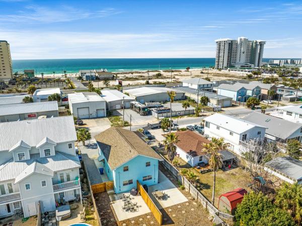 Welcome To Dolphin Fun B, Brand New Duplex Walk To The Beach - Panama City, FL