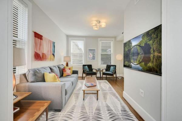 Massive Mid-century Marvel 5 Bedrooms And Parking - Washington, D.C., DC