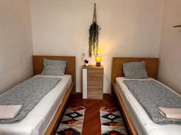 Family & Group Flat With Terrace Near Main Station - Brno
